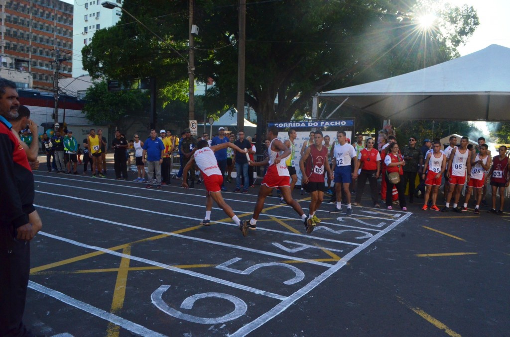 Mais de 4 mil pessoas prestigiam tradicional Corrida do Facho – CGNotícias